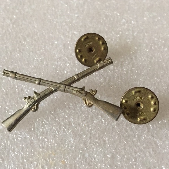 Vintage | Jewelry | Vintage Wwii Crossed Rifles Pin | Poshmark
